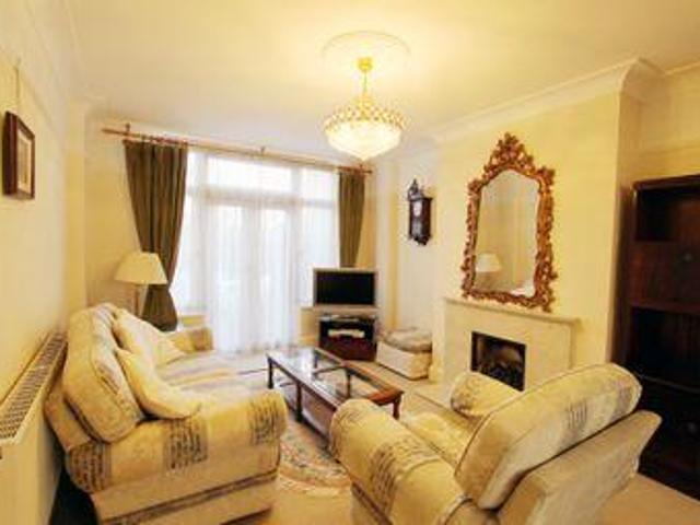 4 Bedrooms Semi detached house for rent in Cambridge Avenue, New Malden KT3