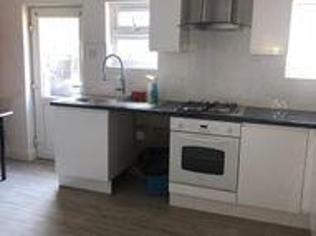 4 Bedrooms Semi detached house for rent in Capthorne Avenue, Harrow HA2
