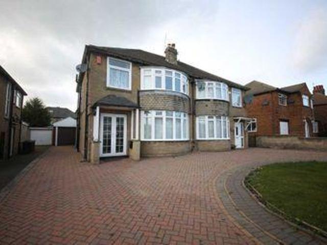 4 Bedrooms Semi detached house for rent in Carr Manor Road, Leeds West Yorkshire LS17
