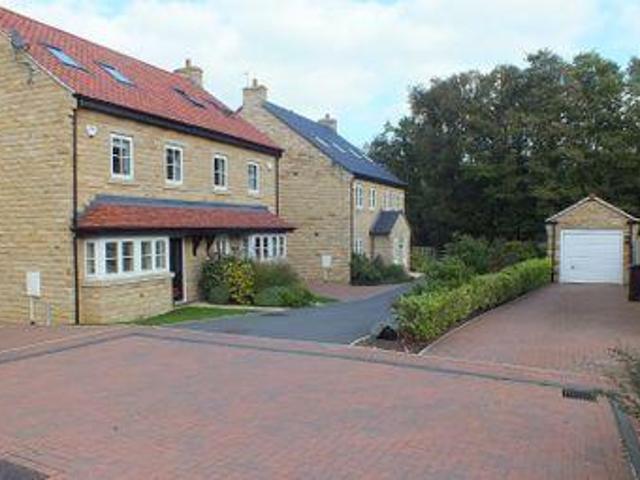 4 Bedrooms Semi detached house for rent in Castle Fields, Leeds, West Yorkshire LS17