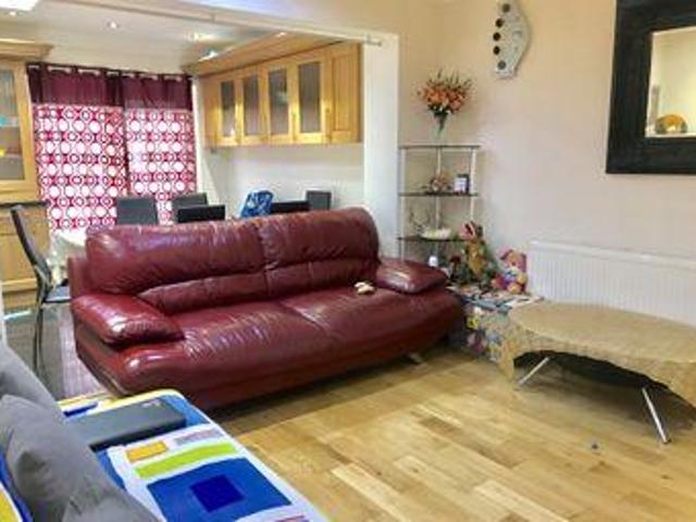 4 Bedrooms Semi detached house for rent in Church Road, Hayes, Middlesex UB3