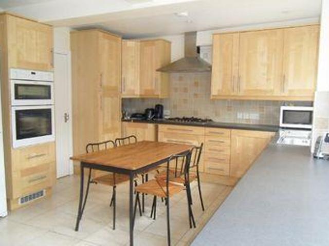 4 Bedrooms Semi detached house for rent in Chanctonbury Way, Woodside Park, London N12