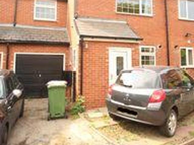 4 Bedrooms Semi detached house for rent in Chapel Fold, Hyde Park, Leeds LS6
