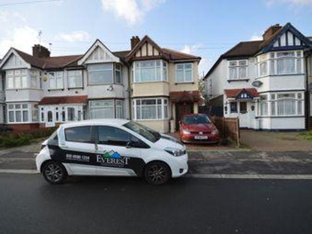 4 Bedrooms Semi detached house for rent in Christie Gardens, Chadwell Heath RM6