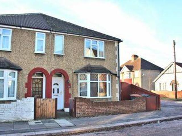 4 Bedrooms Semi detached house for rent in Abbey Road, Bedford MK41