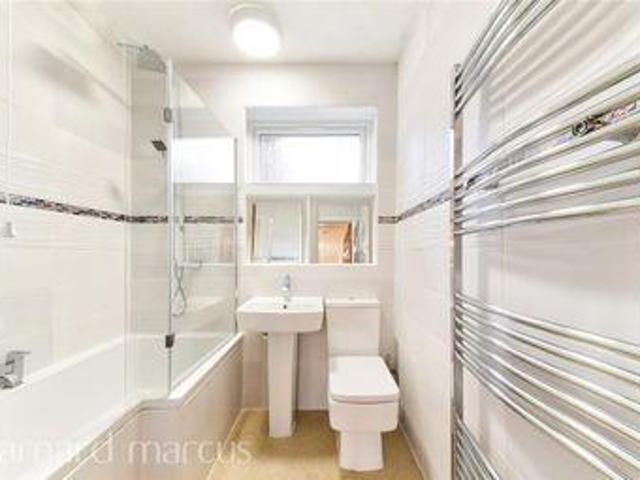 4 Bedrooms Semi detached house for rent in Abbots Green, Addington, Croydon CR0