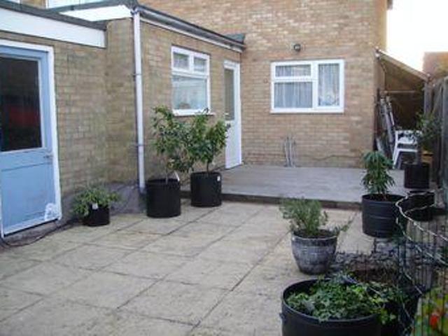 4 Bedrooms Semi detached house for rent in Ashvale, Cambridge CB4