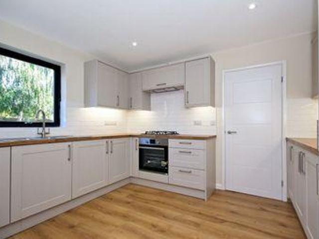 4 Bedrooms Semi detached house for rent in Bay Tree Close, Iffley, Oxford OX4