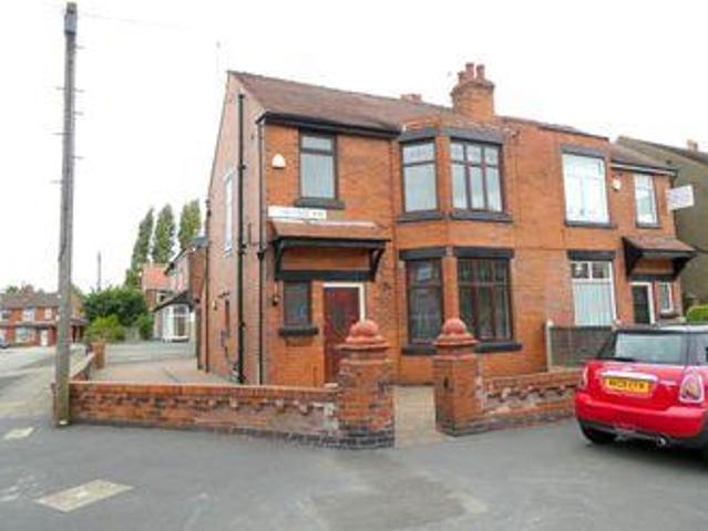 4 Bedrooms Semi detached house for rent in Barnsfold Avenue, Fallowfield, Manchester M14