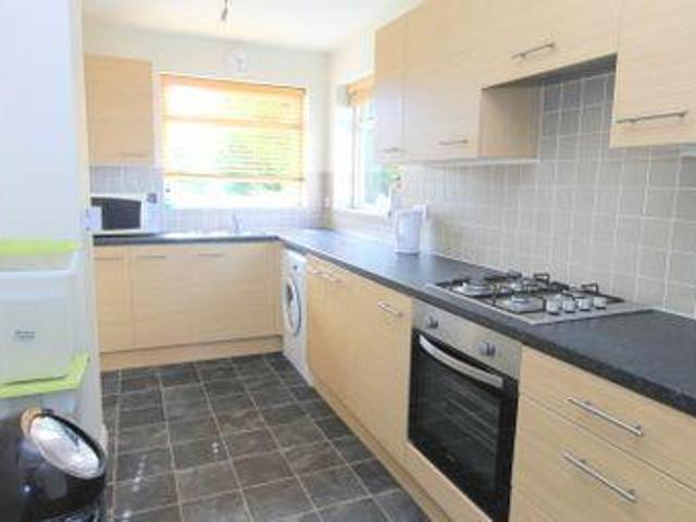 4 Bedrooms Semi detached house for rent in Bevendean Crescent, Brighton BN2