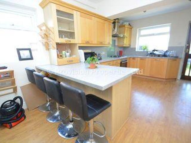 4 Bedrooms Semi detached house for rent in Becketts Park Drive, Headingley, Leeds LS6