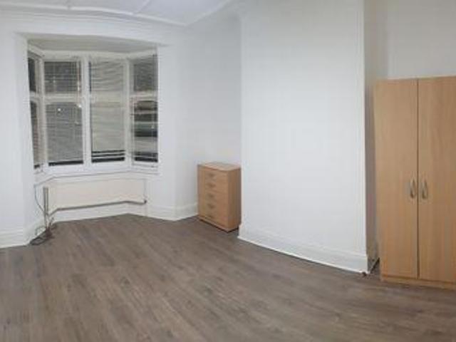 4 Bedrooms Semi detached house for rent in Bell Lane, Hendon NW4