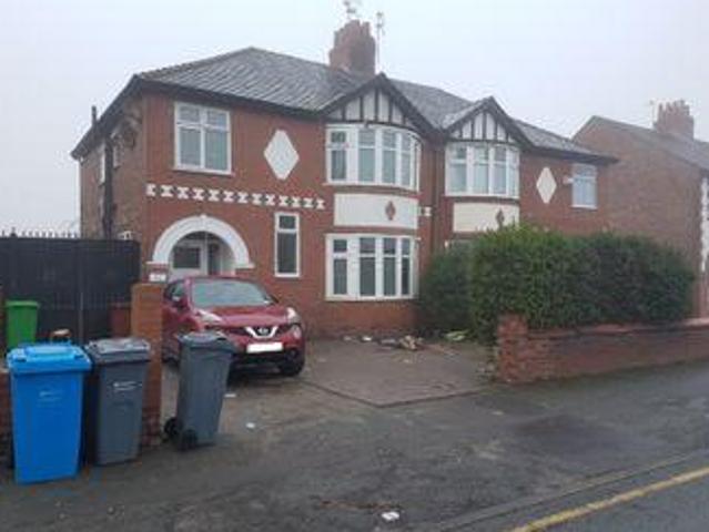 4 Bedrooms Semi detached house for rent in Birchfields Road, Manchester M14