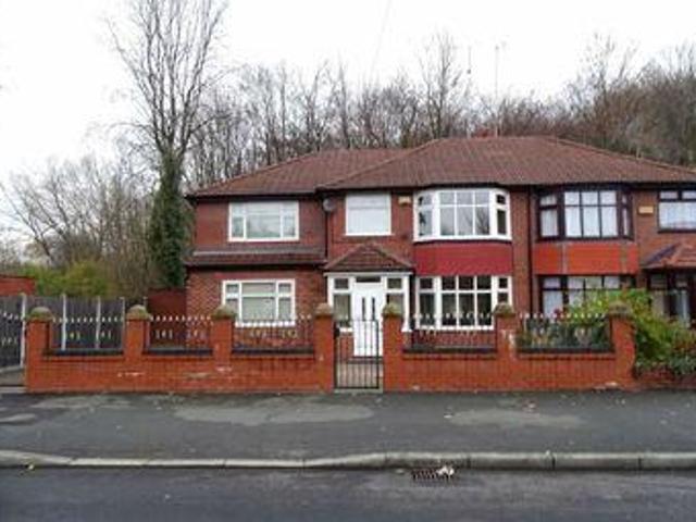 4 Bedrooms Semi detached house for rent in Blackley New Road, Blackley, Manchester M9