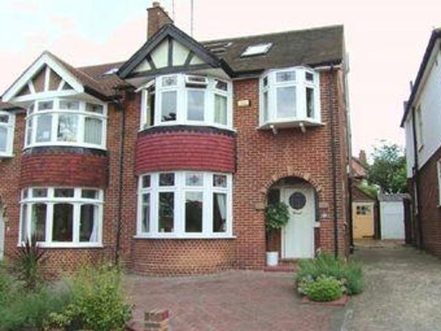 4 Bedrooms Semi detached house for rent in Brookfield Avenue, Ealing, London W5