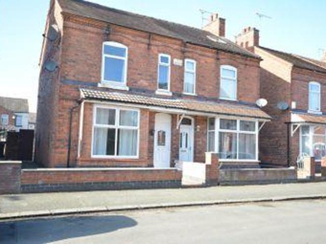 4 Bedrooms Semi detached house for rent in Buxton Avenue, Crewe CW1