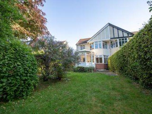 4 Bedrooms Semi detached house for rent in Buckingham Drive, Leeds LS6
