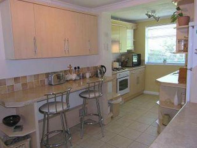 4 Bedrooms Semi detached house for rent in Budges Road, Wokingham RG40