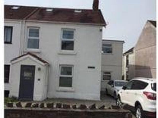 4 Bedrooms Semi detached house for rent in Gowerton Road, Three Crosses, Swansea SA4