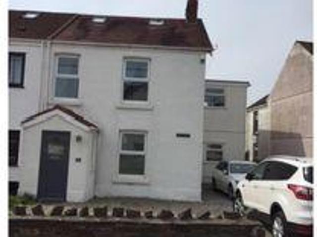 4 Bedrooms Semi detached house for rent in Gowerton Road, Three Crosses, Swansea SA4