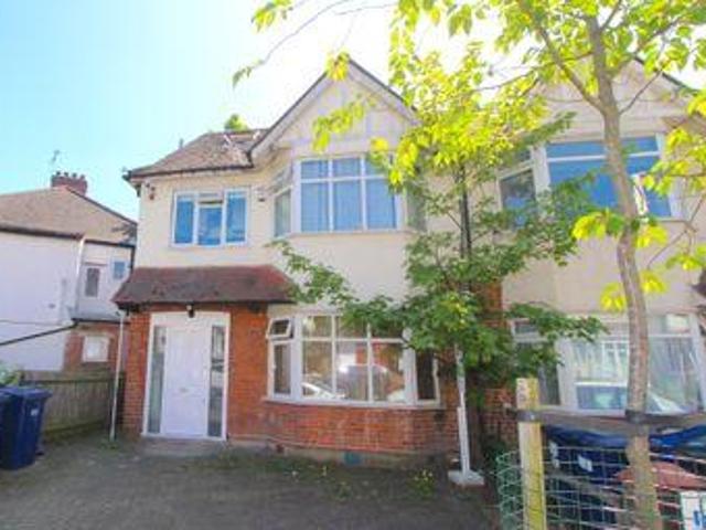 4 Bedrooms Semi detached house for rent in Glebe Crescent, London NW4