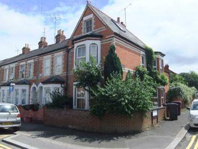 4 Bedrooms Semi detached house for rent in Grange Avenue, Reading RG6