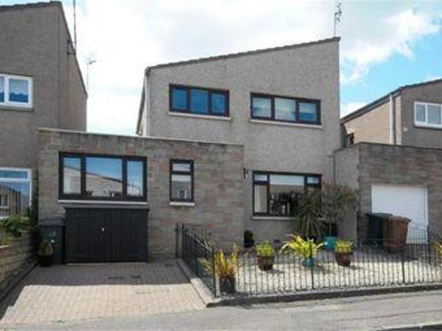 4 Bedrooms Semi detached house for rent in Greenend Gardens, Edinburgh EH17