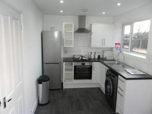 4 Bedrooms Semi detached house for rent in Guildford Park Avenue, Guildford, Guildford GU27Nn GU2