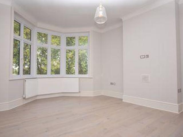 4 Bedrooms Semi detached house for rent in Doyle Gardens, London NW10