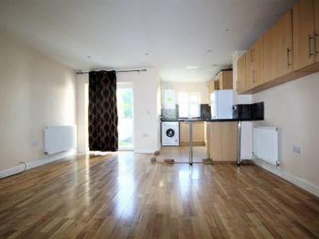 4 Bedrooms Semi detached house for rent in Devonshire Road, London N9