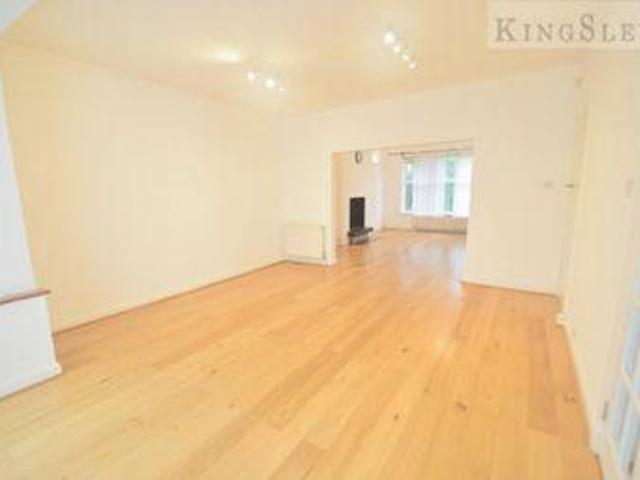 4 Bedrooms Semi detached house for rent in Dunstan Road, London NW11