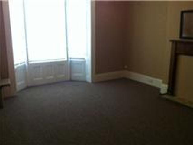 4 Bedrooms Semi detached house for rent in Eccellesal Road, Sheffield S11