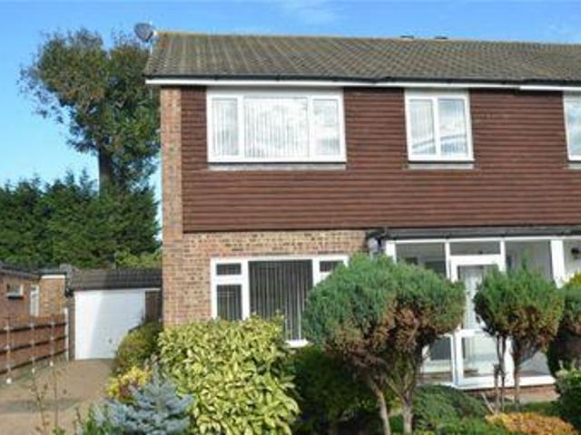 4 Bedrooms Semi detached house for rent in Edgewood Green, Shirley, Croydon, Surrey CR0