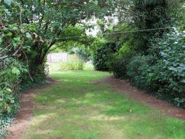 4 Bedrooms Semi detached house for rent in Elmbank Avenue, Englefield Green, Egham TW20