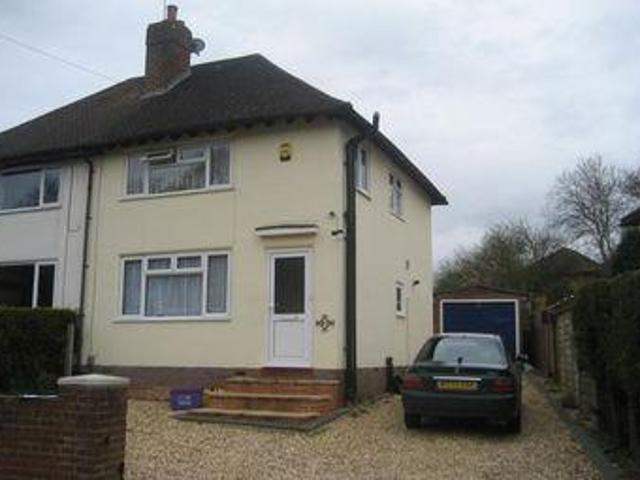 4 Bedrooms Semi detached house for rent in Foxburrows Avenue, Guildford GU2