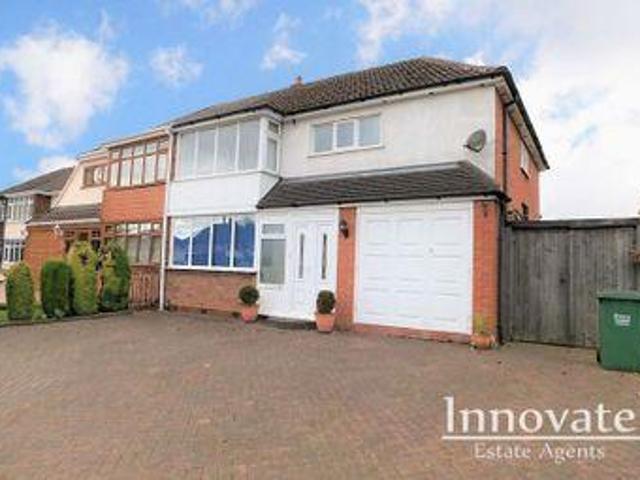 4 Bedrooms Semi detached house for rent in Fairbourne Avenue, Rowley Regis B65