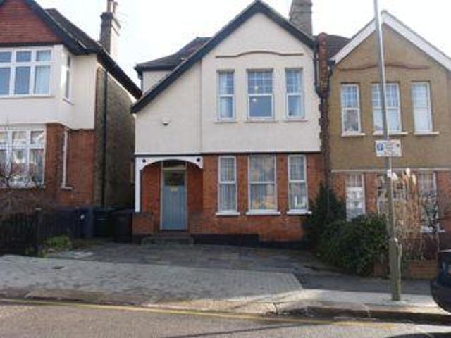 4 Bedrooms Semi detached house for rent in Fitzjohn Avenue, Barnet EN5