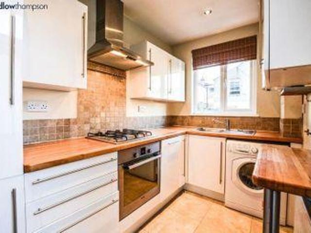 4 Bedrooms Semi detached house for rent in Fircroft Road, London SW17