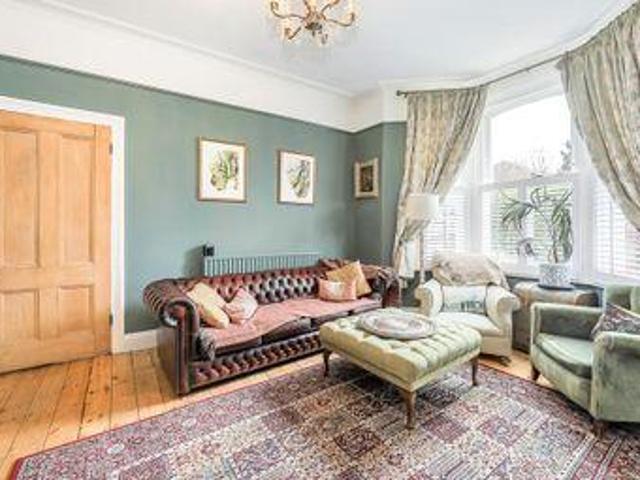 4 Bedrooms Semi detached house for rent in Kemble Road, London SE23