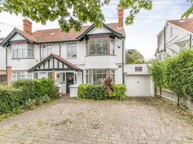 4 Bedrooms Semi detached house for rent in Kings Avenue, Woodford Green IG8
