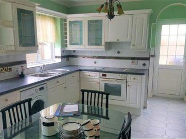 4 Bedrooms Semi detached house for rent in Kingsfield Drive, London EN3