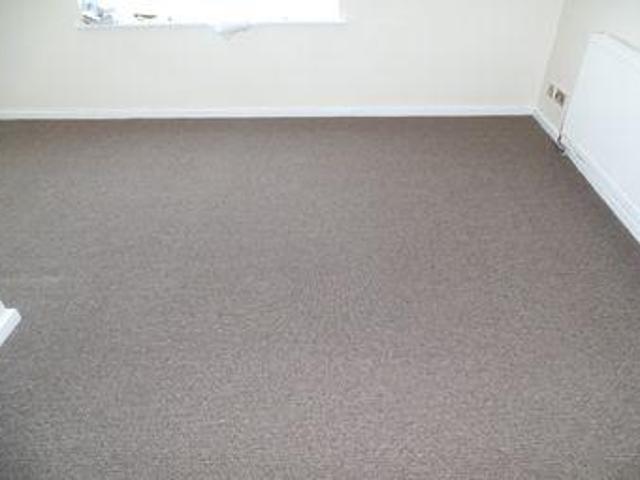 4 Bedrooms Semi detached house for rent in Hobart Road, Hayes UB4