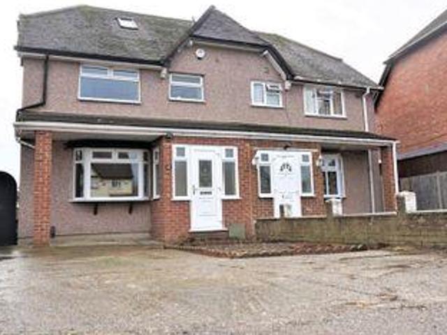 4 Bedrooms Semi detached house for rent in Haig Road, Uxbridge, Middlesex, United Kingdom UB8