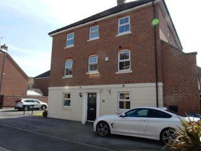 4 Bedrooms Semi detached house for rent in Harewood Crest, Brough HU15