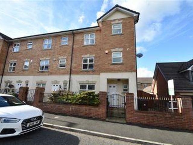 4 Bedrooms Semi detached house for rent in Heythrop Close, Whitefield, Manchester, Greater Manchester M45