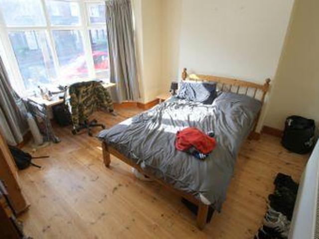 4 Bedrooms Semi detached house for rent in Headingley Mount, Headingley, Leeds LS6