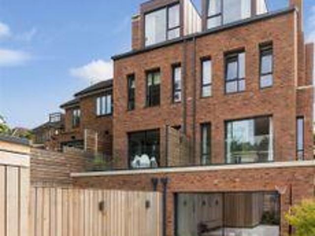 4 Bedrooms Semi detached house for rent in Hermitage Lane, London NW2