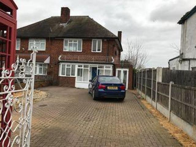 4 Bedrooms Semi detached house for rent in Oaks Lane, Newbury Park IG2
