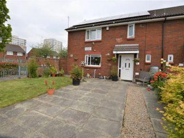 4 Bedrooms Semi detached house for rent in Oldbury Close, Manchester M40