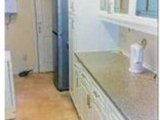 4 Bedrooms Semi detached house for rent in Lois Avenue, Nottingham NG7